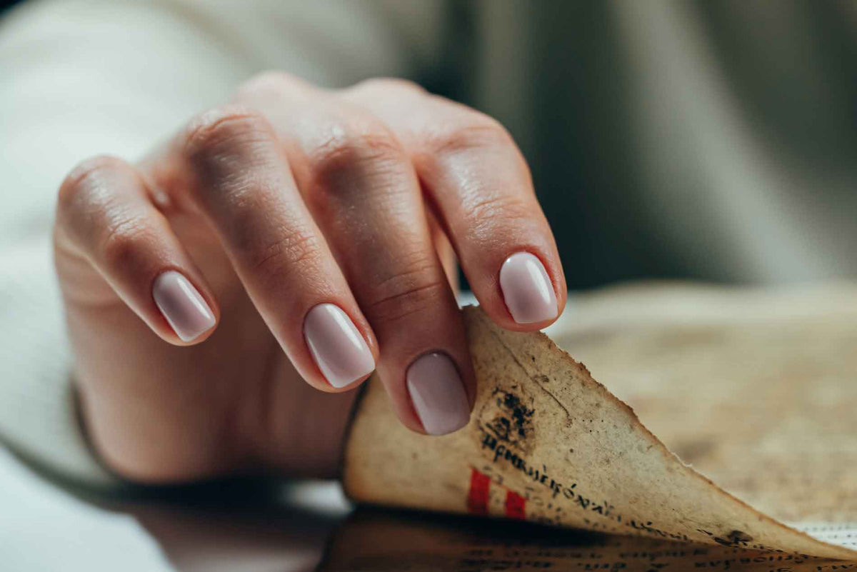 BIAB vs SNS: Which Is Better? | Diamond Nail Supplies